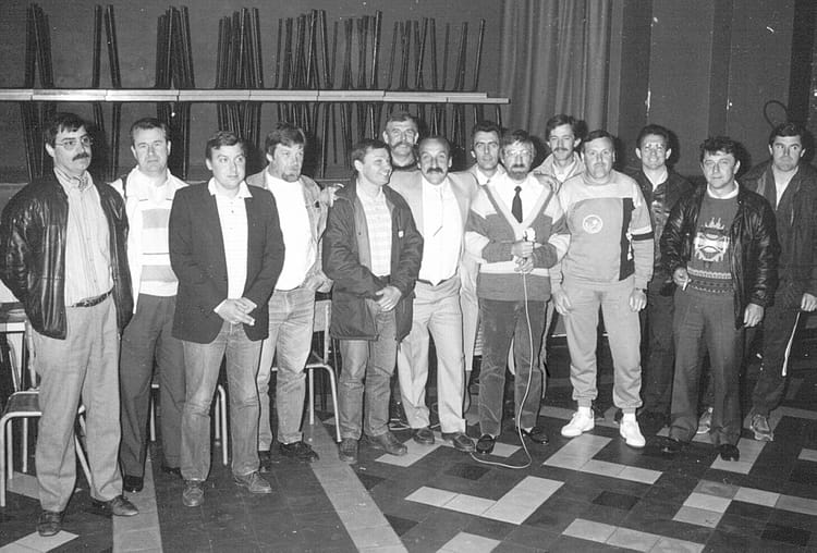 Photo de classe Conseil d'administration 3/05/1987 de 1987, Amicale Des ...