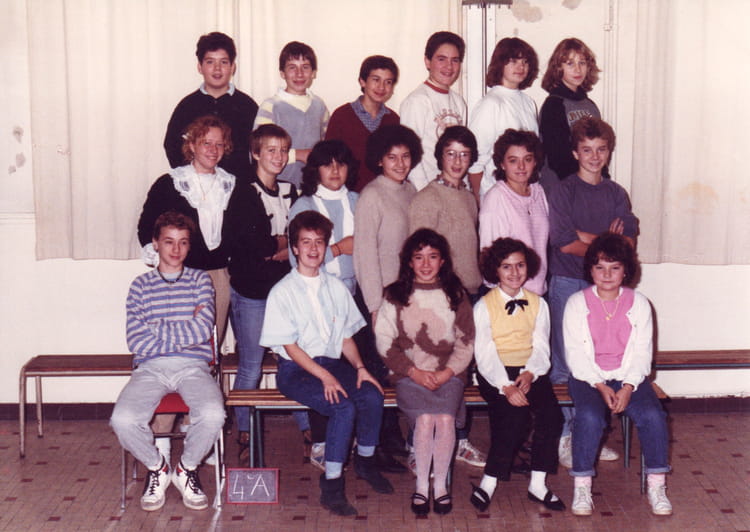 Photo de classe 4ème A de 1985, Collège Pasteur - Copains d'avant