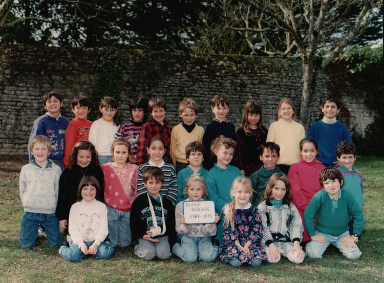 Photo de classe Cour Elementaire 1 de 1988, ECOLE JULES FERRY - Copains ...