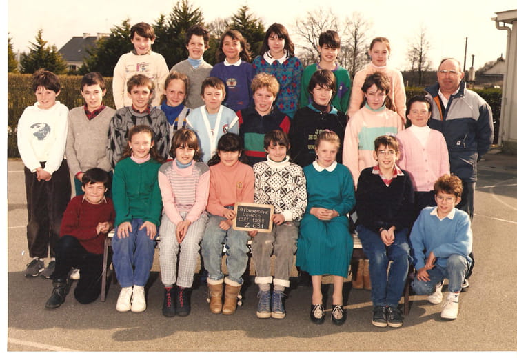 Photo de classe Cm2 de 1988, école Primaire La Pommeraye - Copains d'avant