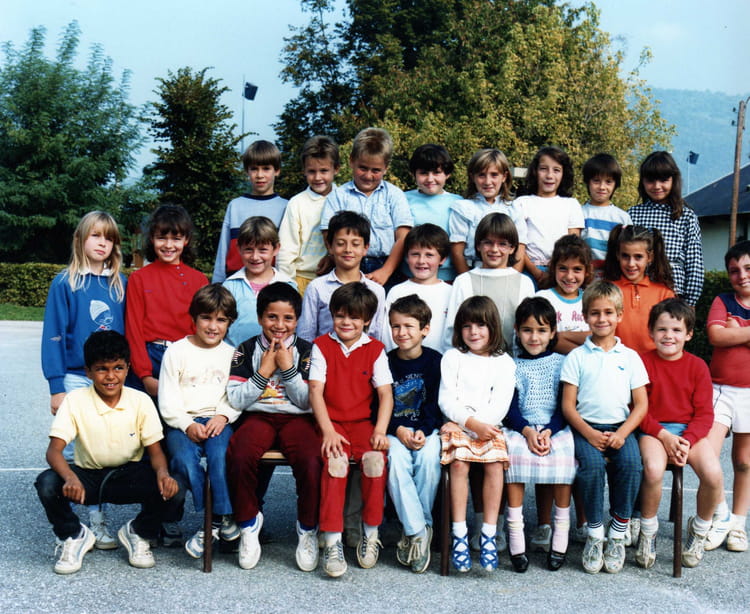 Photo de classe CE2 de 1986, ECOLE PRE HIBOU - Copains d'avant