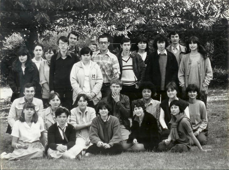 Photo de classe 1ERE B de 1980, Lycée Saint-louis - Copains d'avant