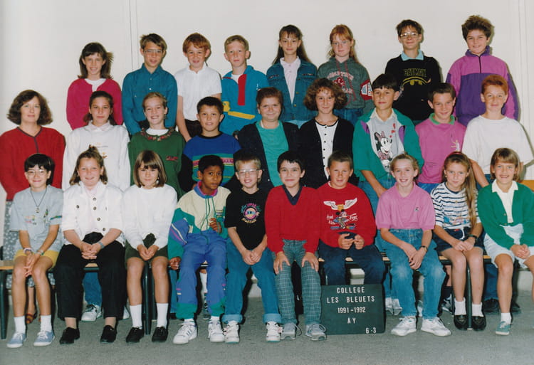 Photo de classe 6eme3 de 1992, Collège Les Bleuets - Copains d'avant