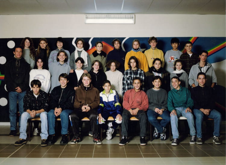 Photo de classe 3ème E de 1997, Collège Louis Leprince- Ringuet ...