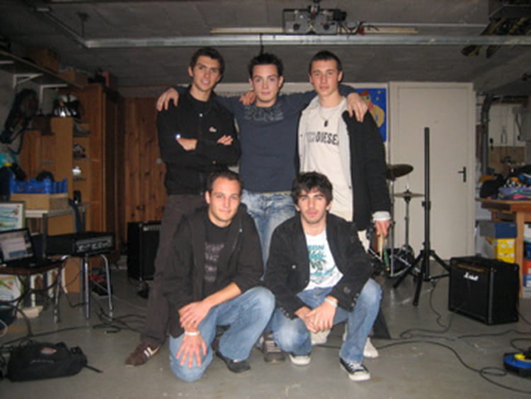 Photo de classe The caves music de 2006, Lycée Professionnel Pierre ...