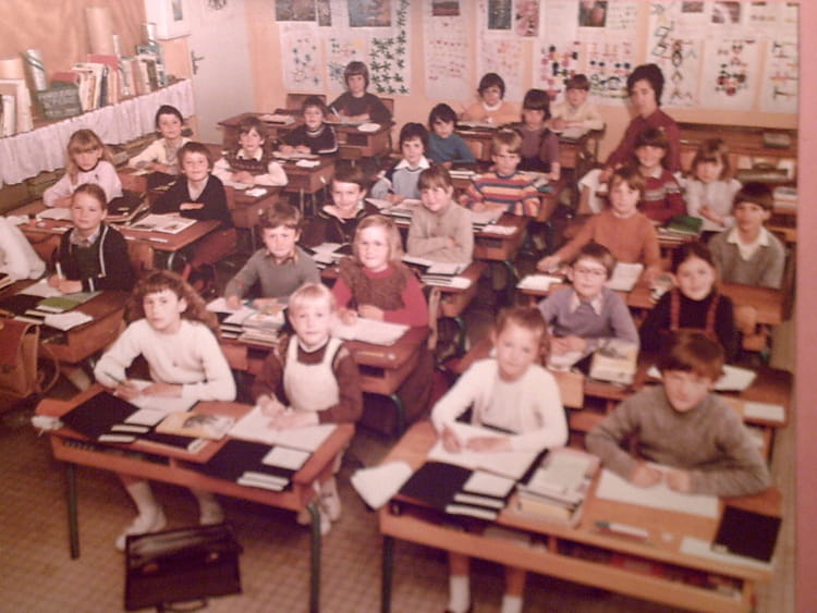 Photo de classe Mme Achaïte classe de CE2 de 1982, Ecole Louis ...