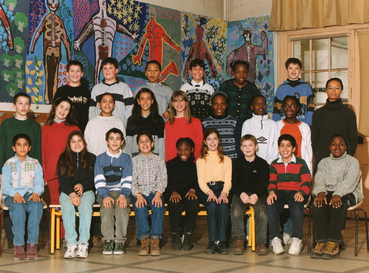 Photo de classe CM2 de 1999, ECOLE JULES MICHELET - Copains d'avant