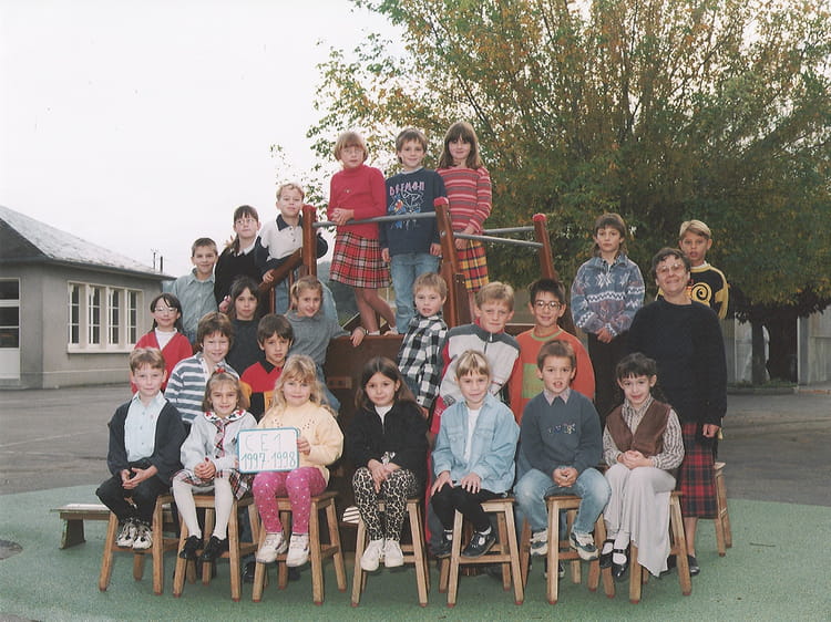 Photo de classe CE1 de 1998, Ecole Edmond Charlot (Saint Vincent Du ...