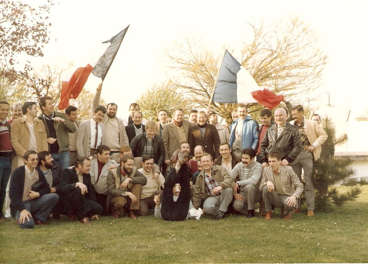 Photo de classe SAMAN départ pour France-Pérou le 28 04 1982 de 1982 ...
