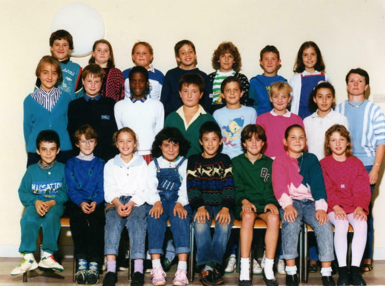 Photo de classe CM2 de 1988, Collège Emile Lambert - Copains d'avant